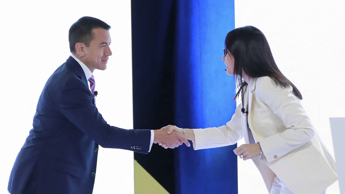 Luisa González 'roba la cartera' de Noboa y equipara las cargas de la ...