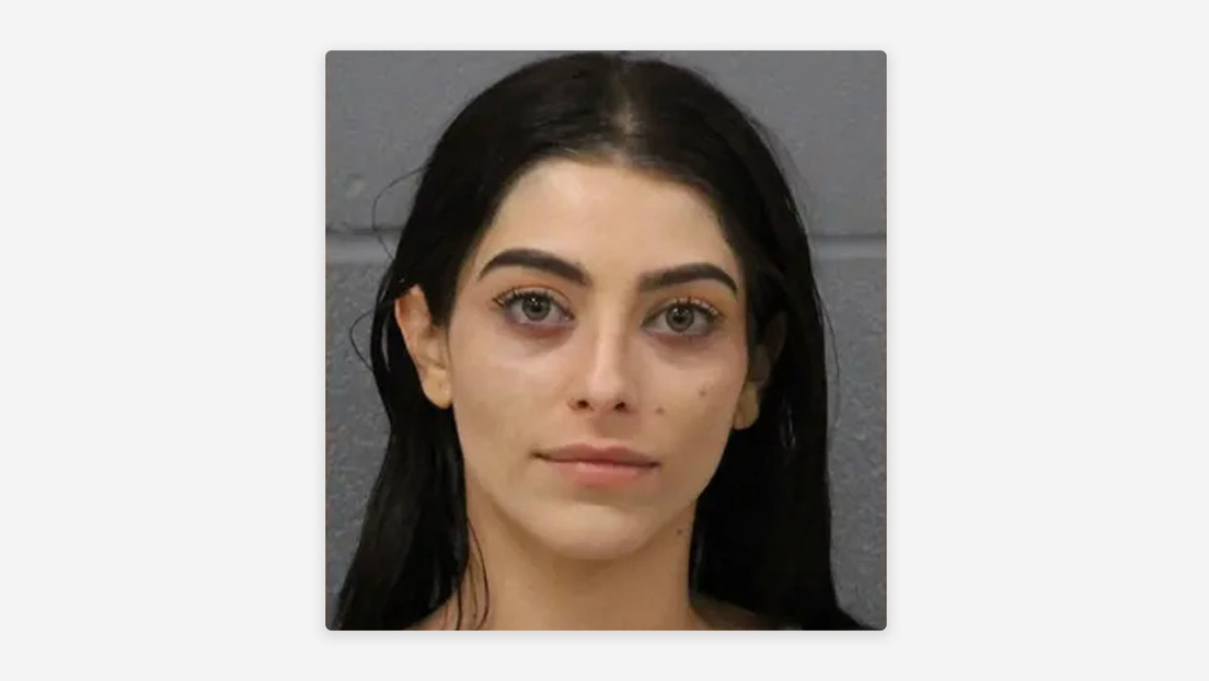 Mujer roba el auto de un taxista de Uber por "manejar demasiado lento" - RT