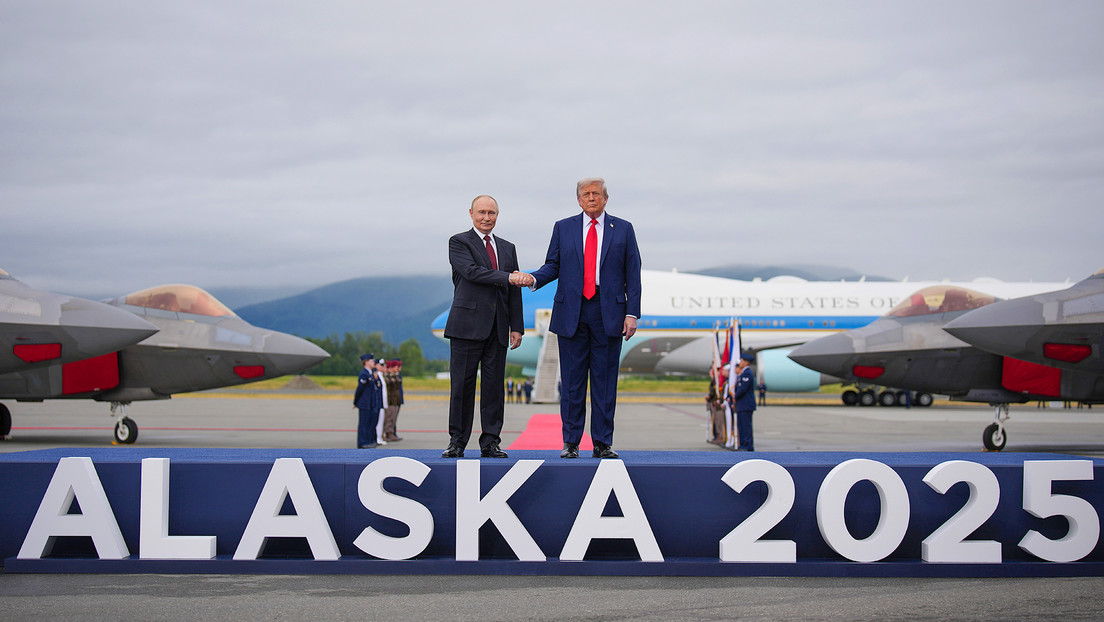 Putin llega a Alaska para mantener una reunión cara a cara con Trump ...