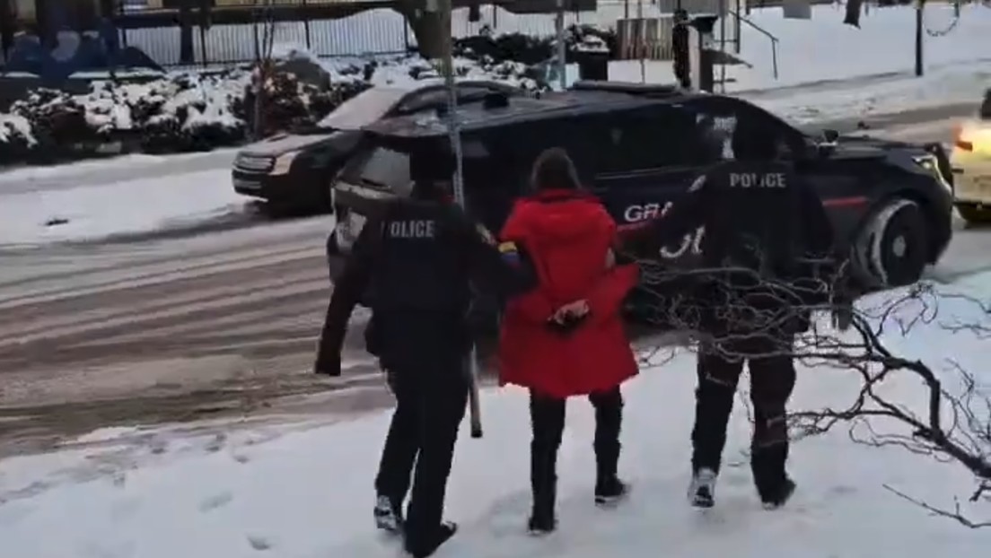 Activista de EE.UU. arrestada en plena transmisión en vivo tras ...