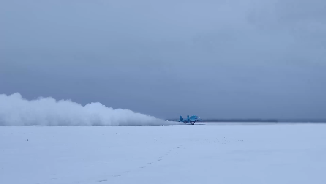 VIDEO: 'Patito' ruso asola personal y equipos militares de Kiev con ...